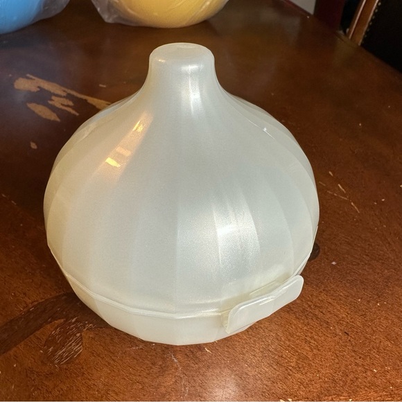 Tupperware | Kitchen | Tupperware Veggie Keeper Onion | Poshmark